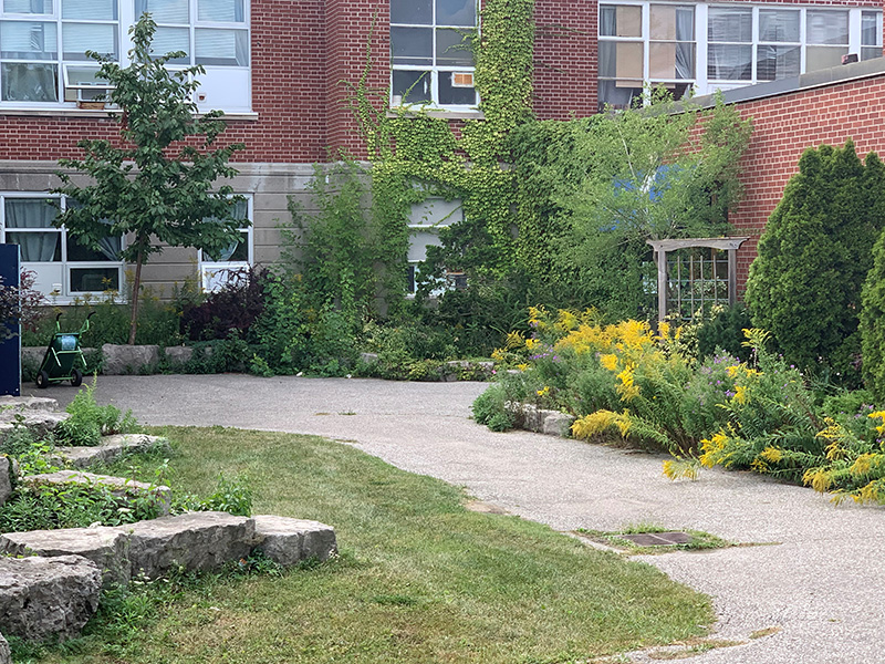 加拿大菲尔斯顿学校Fieldstone School